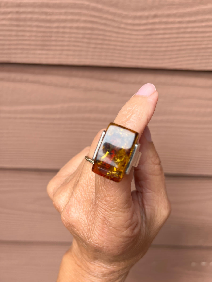 The Connector - Sterling Silver Rectangular Amber Ring – JANE
